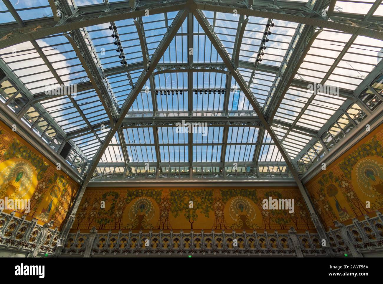Samaritaine department store building paris france hi-res stock ...