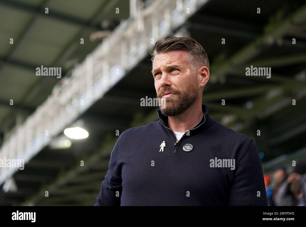 Luton Town manager Rob Edwards during the Premier League match at ...