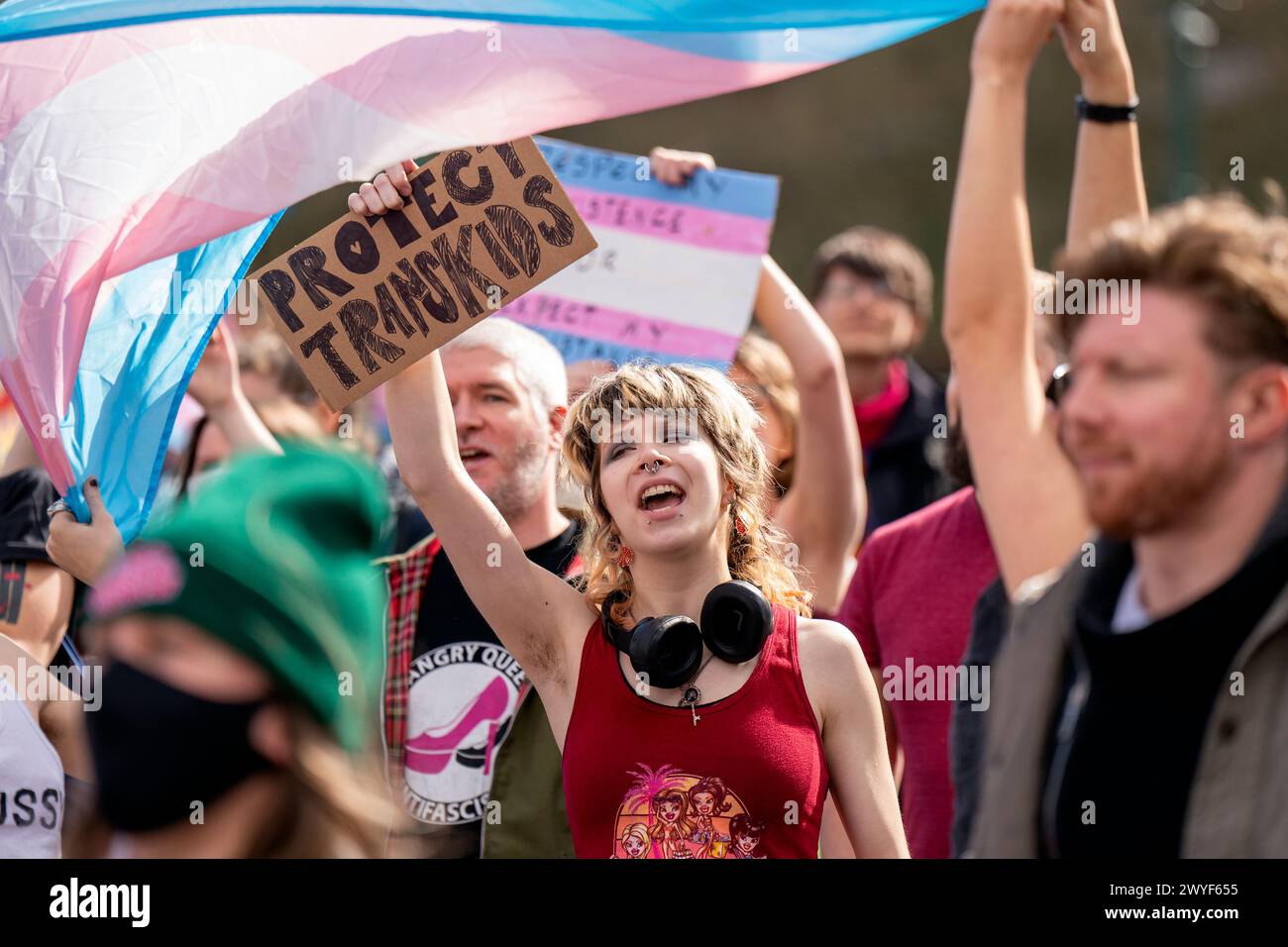 Transgender rights counter protestors disrupt the Let Women Speak rally ...