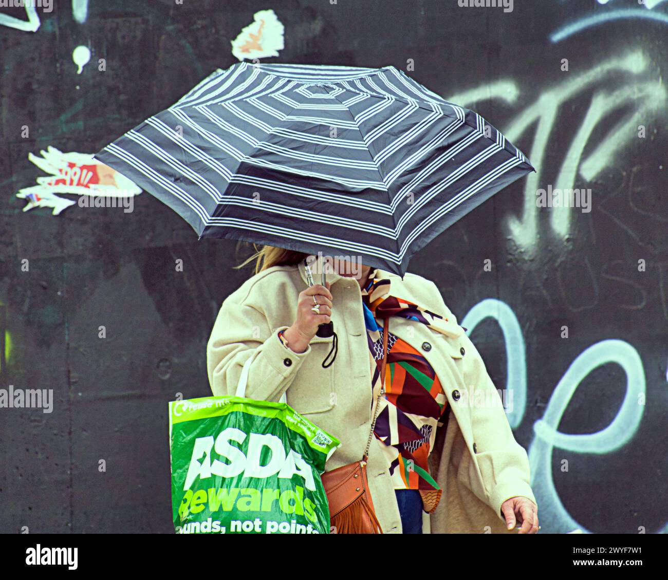 Glasgow, Scotland, UK. 6h April, 2024: UK Weather: Storm Kathleen winds ...