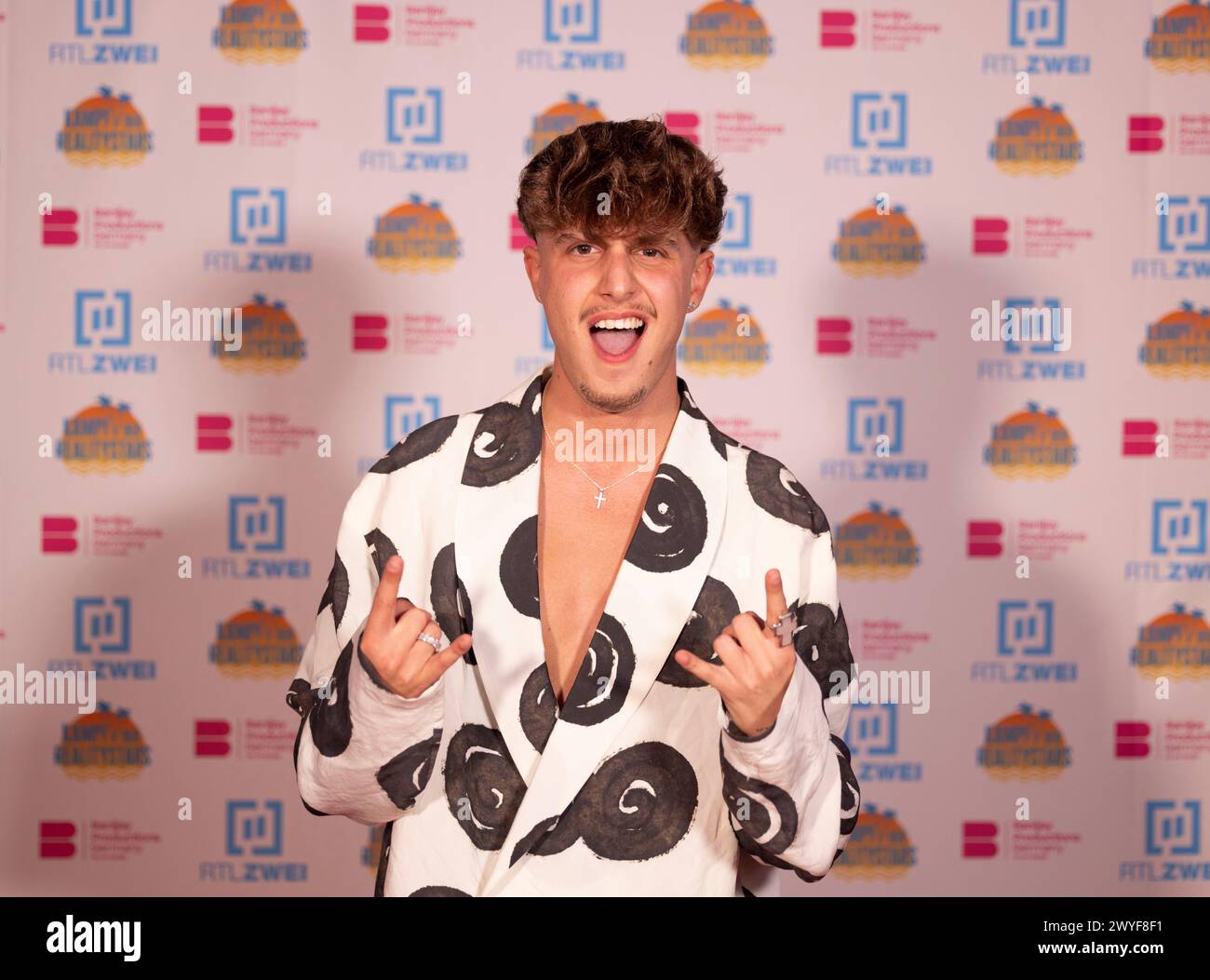 Noah cremer hi-res stock photography and images - Alamy