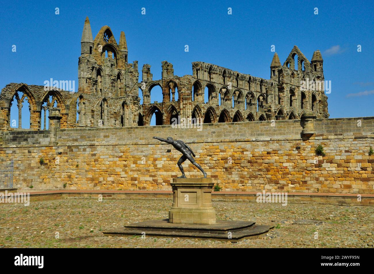 Whitby abbey sandstone ancient hi-res stock photography and images - Alamy