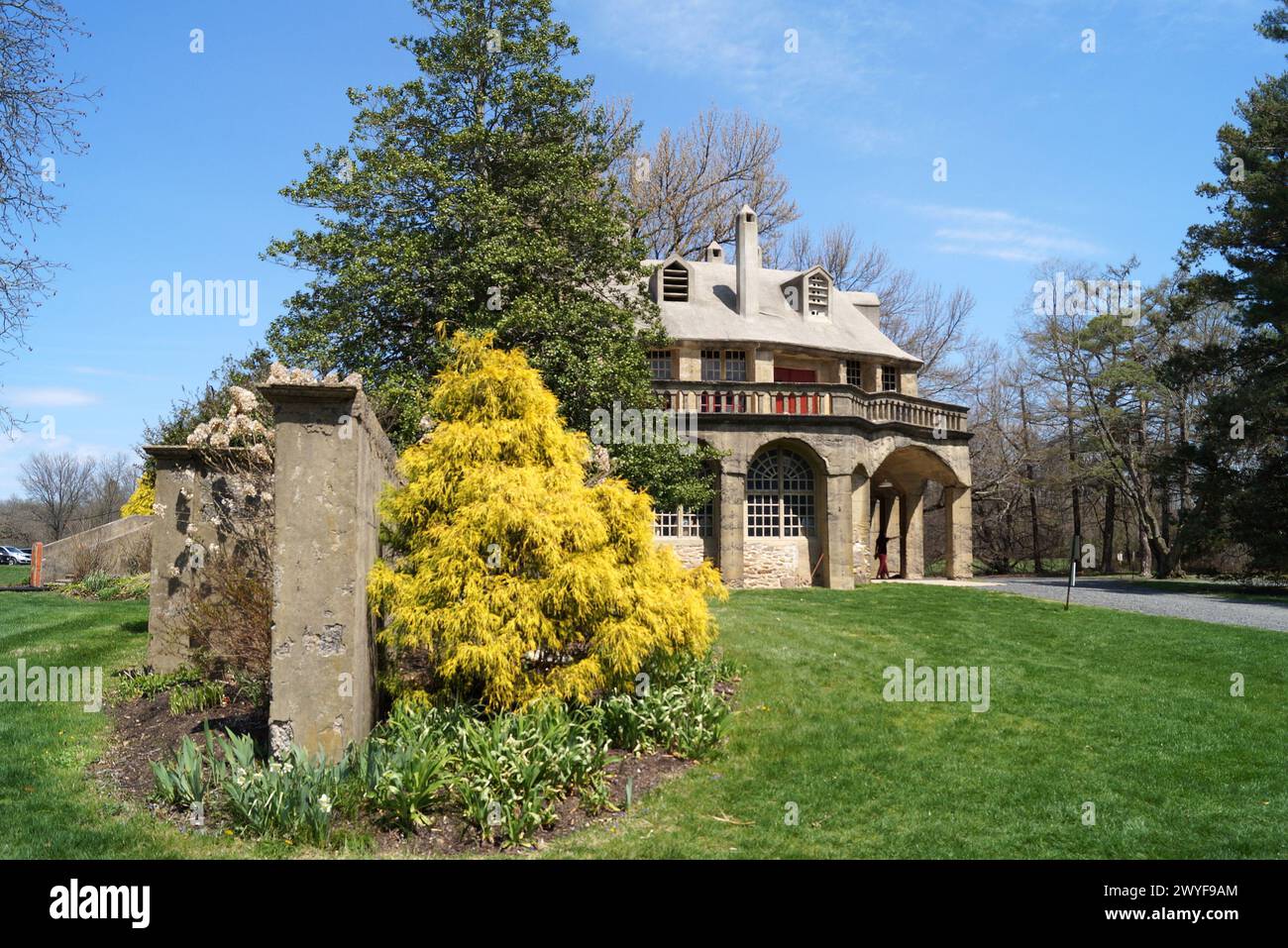 Fonthill Castle, built between 1908 and 1912, used an original method ...