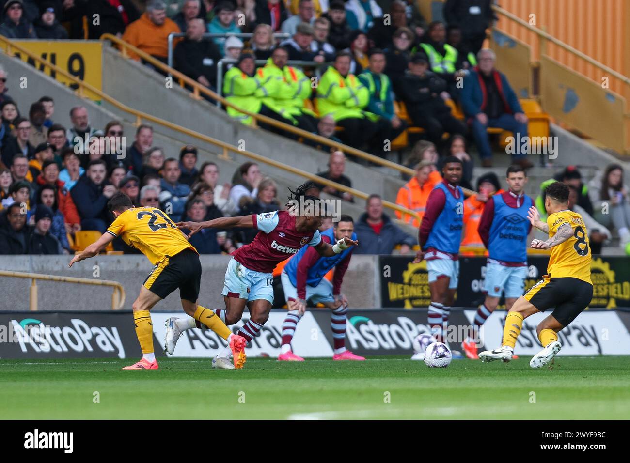 Wolverhampton, UK. 06th Apr, 2024. West Ham's Mohammed Kudus battles ...
