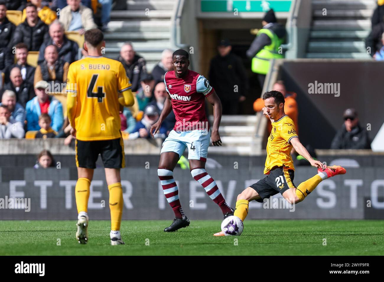 Wolverhampton, UK. 06th Apr, 2024. Wolves' Pablo Sarabia in action ...