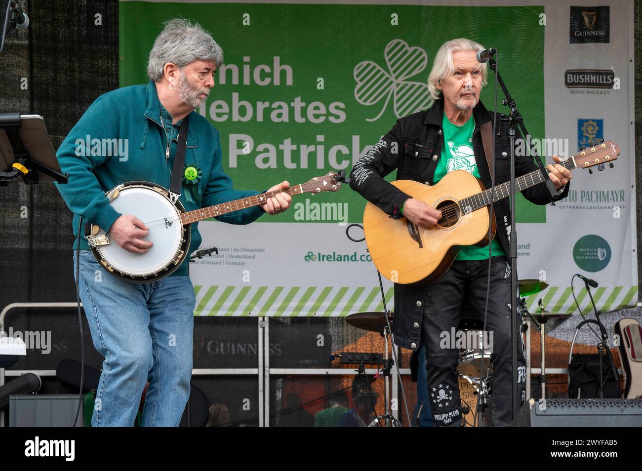 Muenchen, St. Patricks Day, Johnny Logan begleitet mit der Paul Daly ...