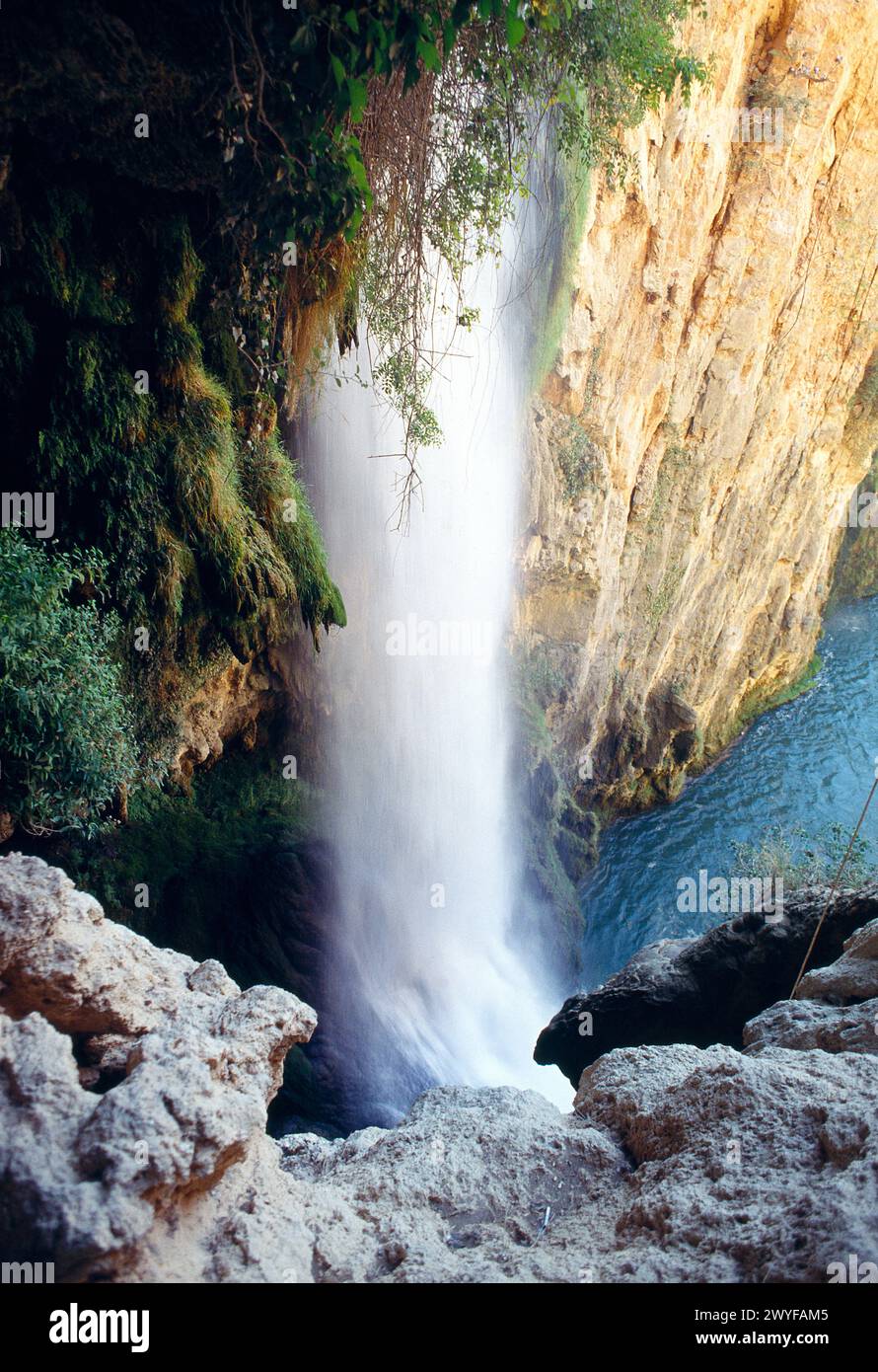 Cola de turismo hi-res stock photography and images - Alamy