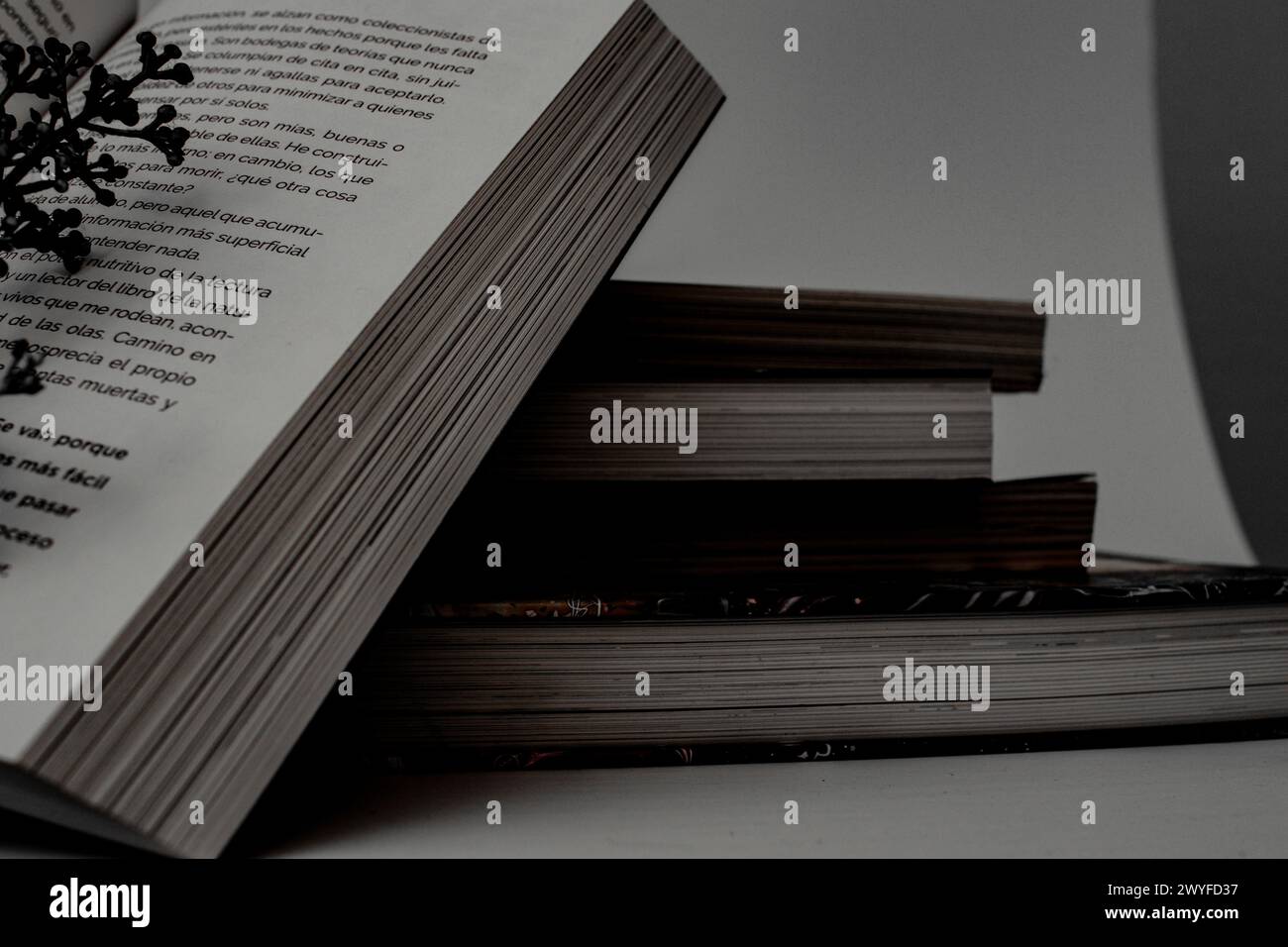 Conocimiento oscuro hi-res stock photography and images - Alamy