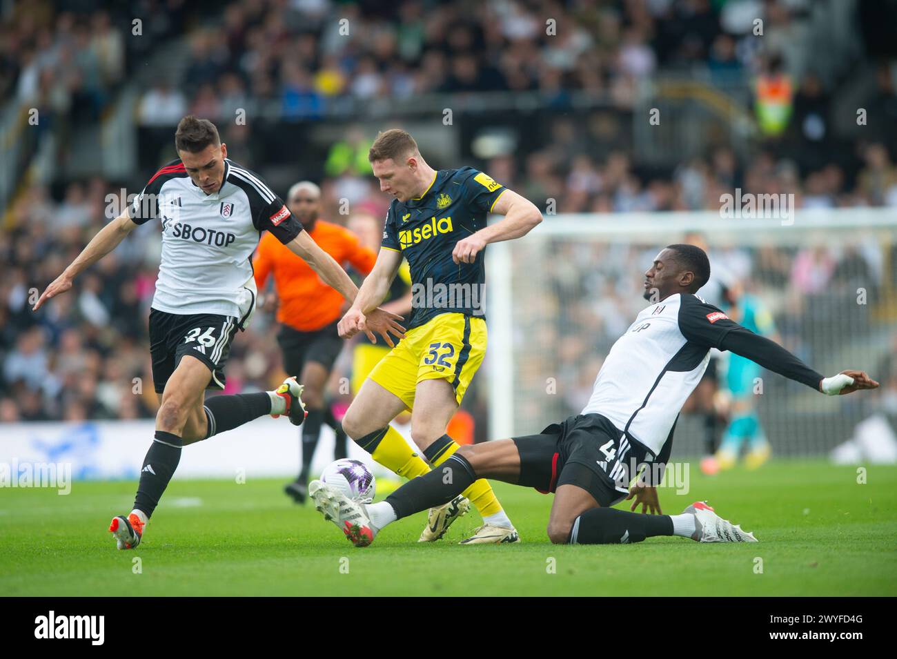 Craven Cottage, Fulham, London, UK. 6th Apr, 2024. Premier League ...