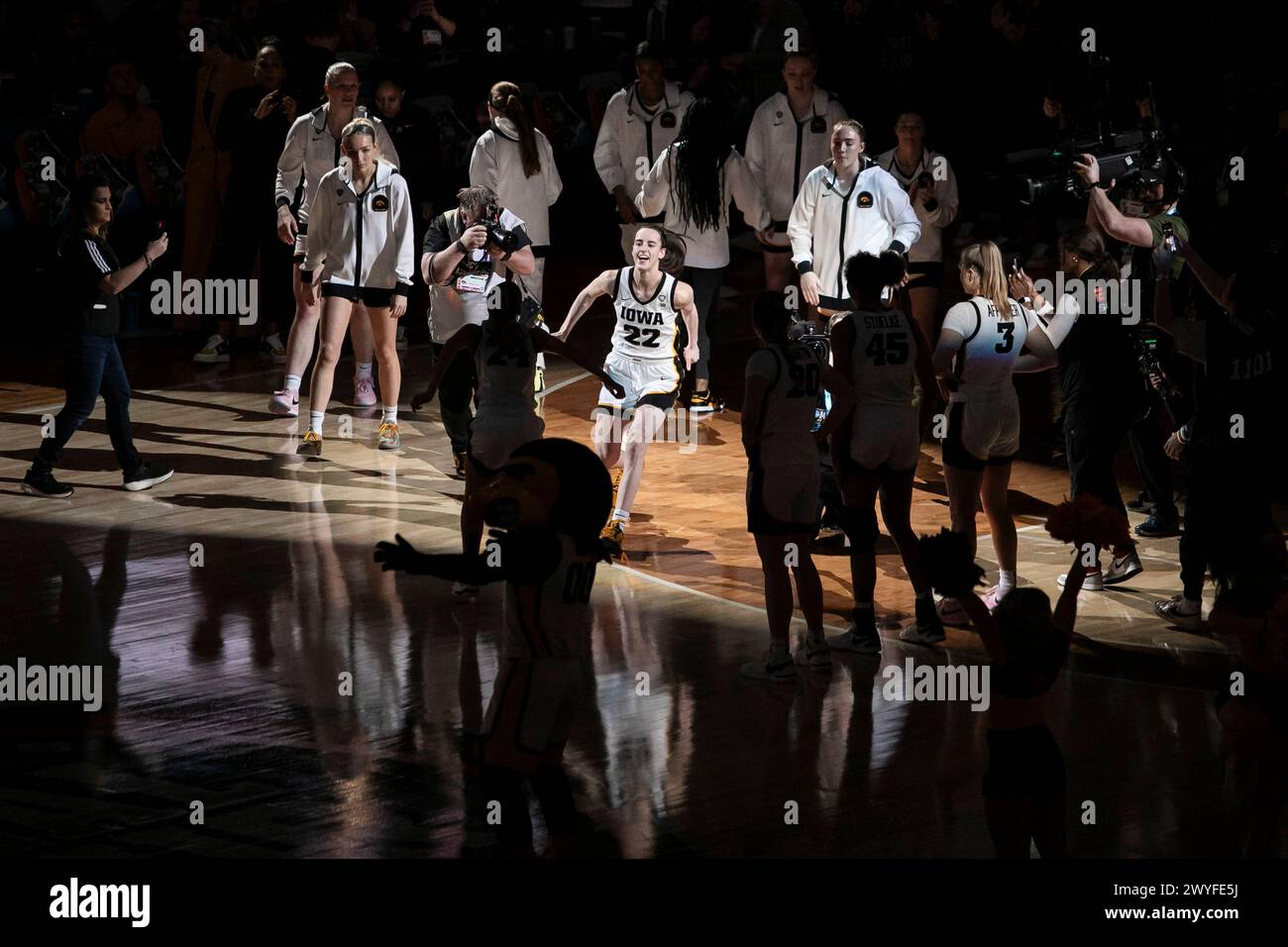 Caitlin clark ohio state 2024 hi-res stock photography and images - Alamy