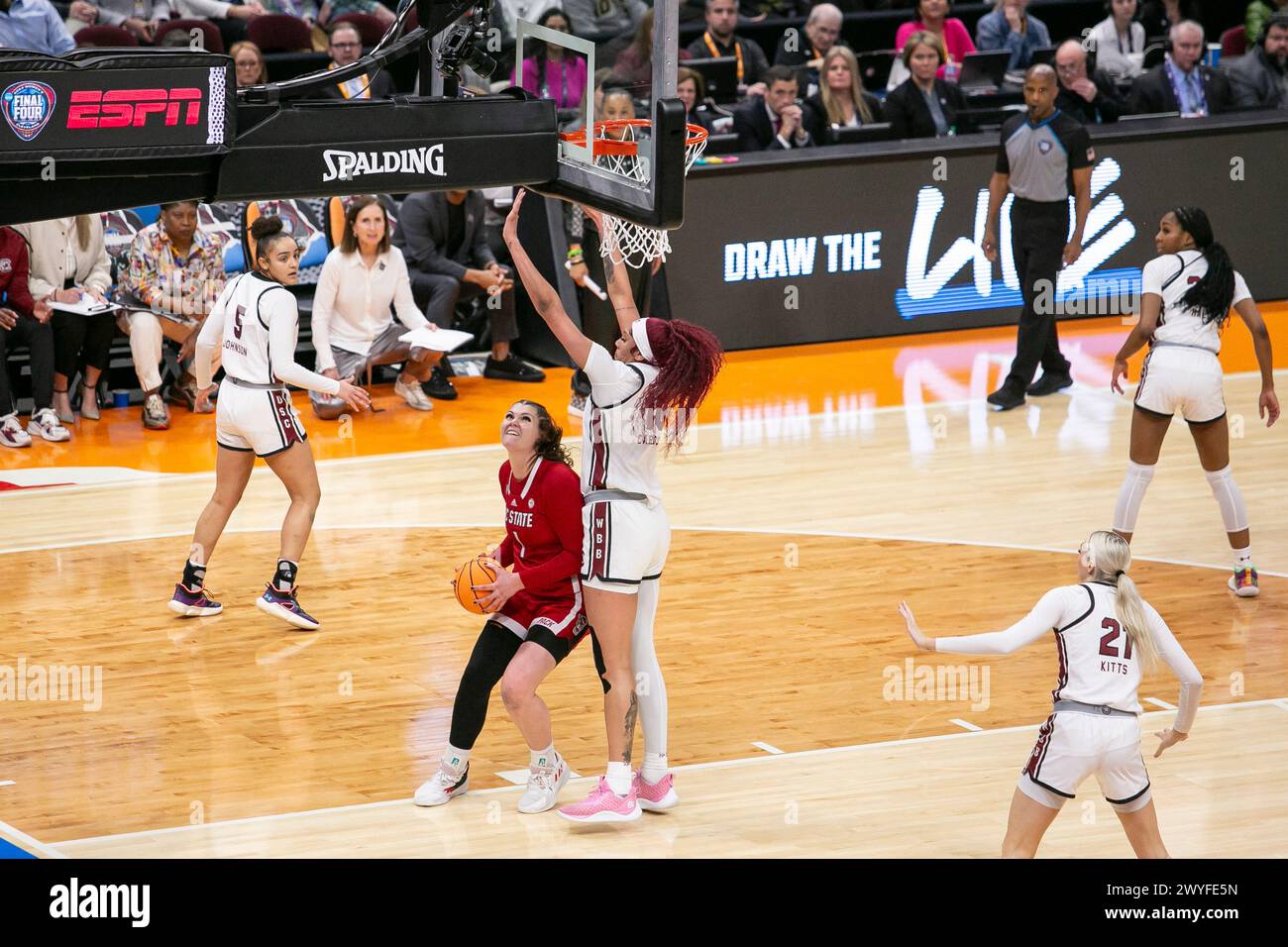 Cleveland, Ohio, USA. 5th April, 2024. South Carolina Gamecocks center ...