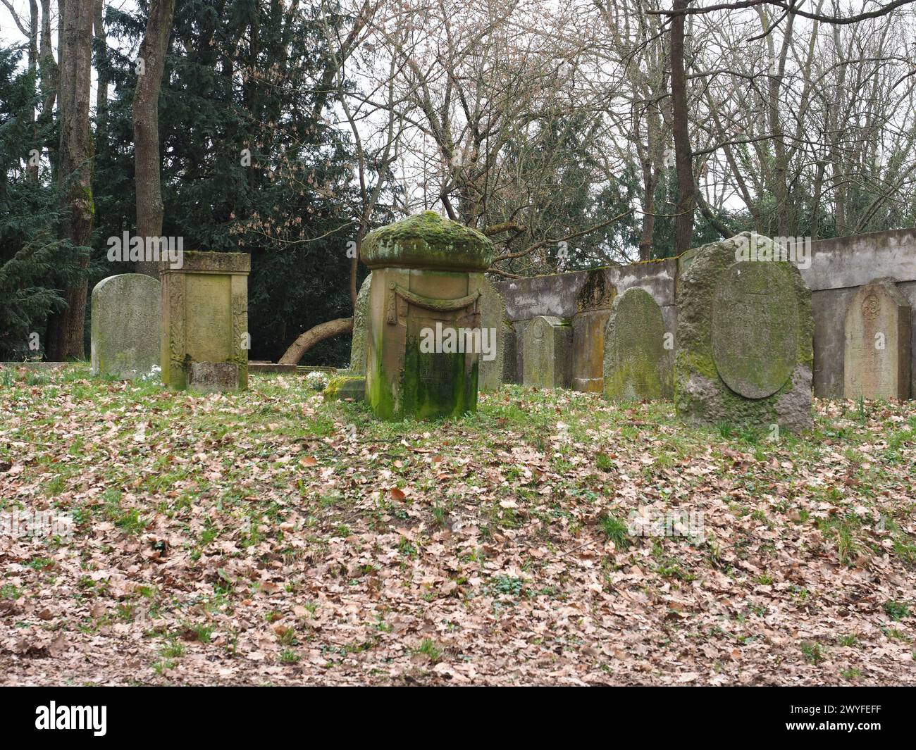 Graveyard szczecin hi-res stock photography and images - Alamy