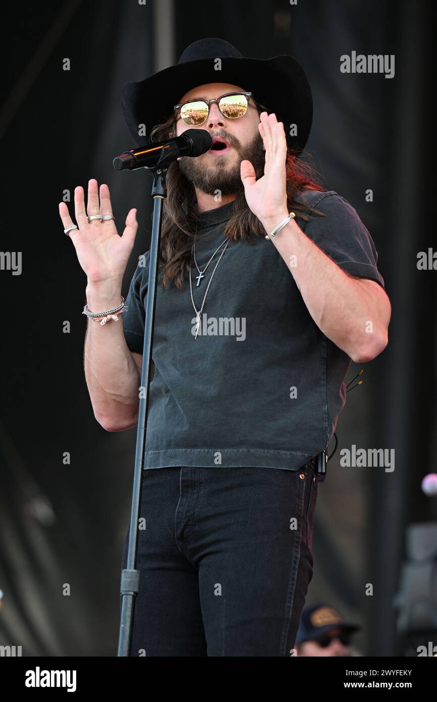 Fort Lauderdale, FL, USA. 05th Apr, 2024. Warren Zeiders performs ...