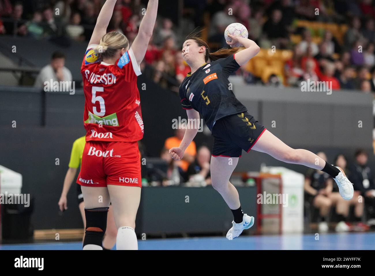 Sarah Iversen (Denmark 5) against Arisa Kinjo - Japan during the women ...