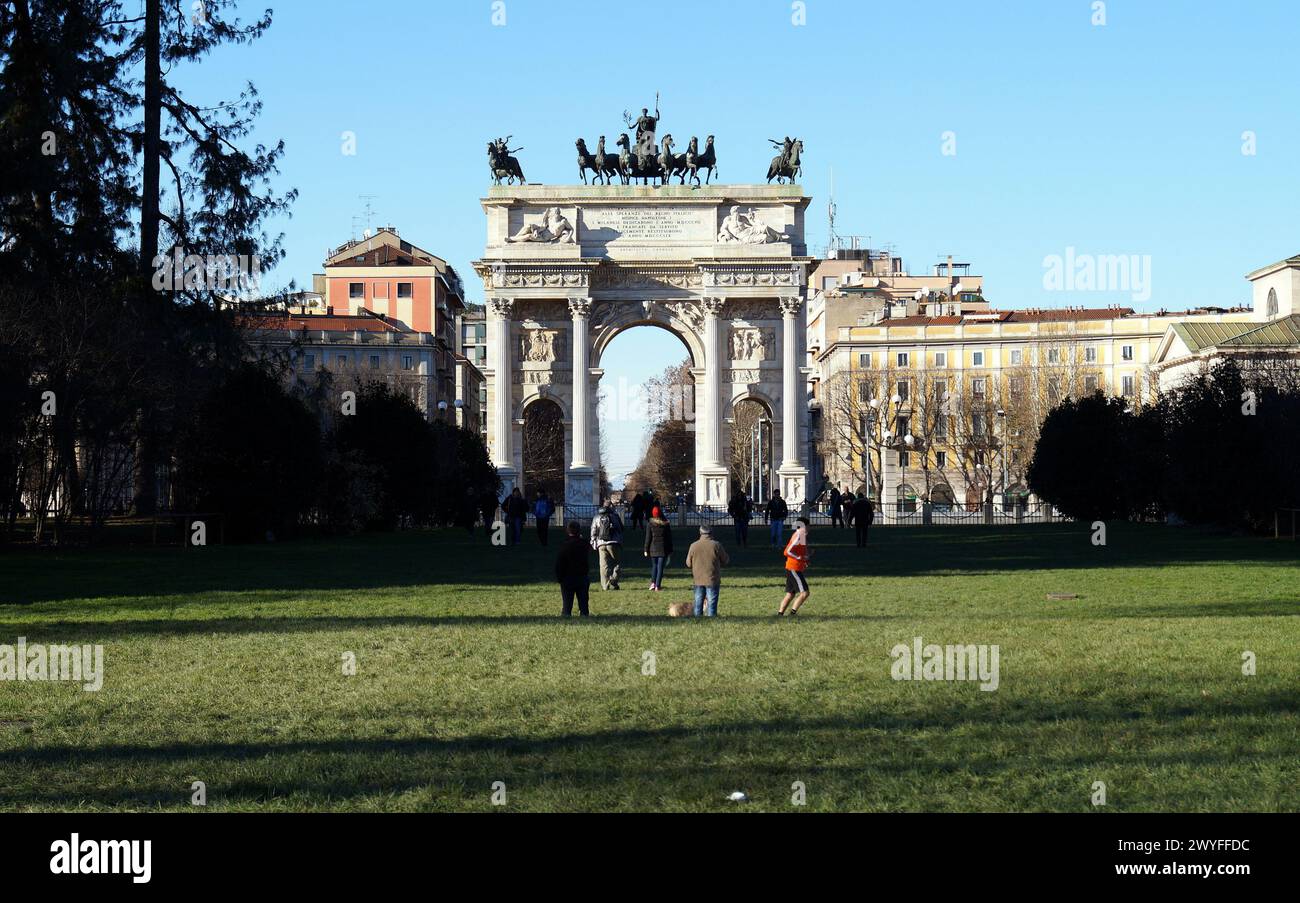 The gates of milan hi-res stock photography and images - Alamy