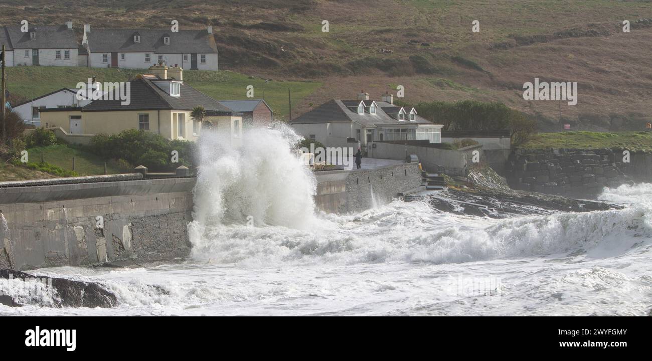 Waves overtopping sea wall hi-res stock photography and images - Alamy