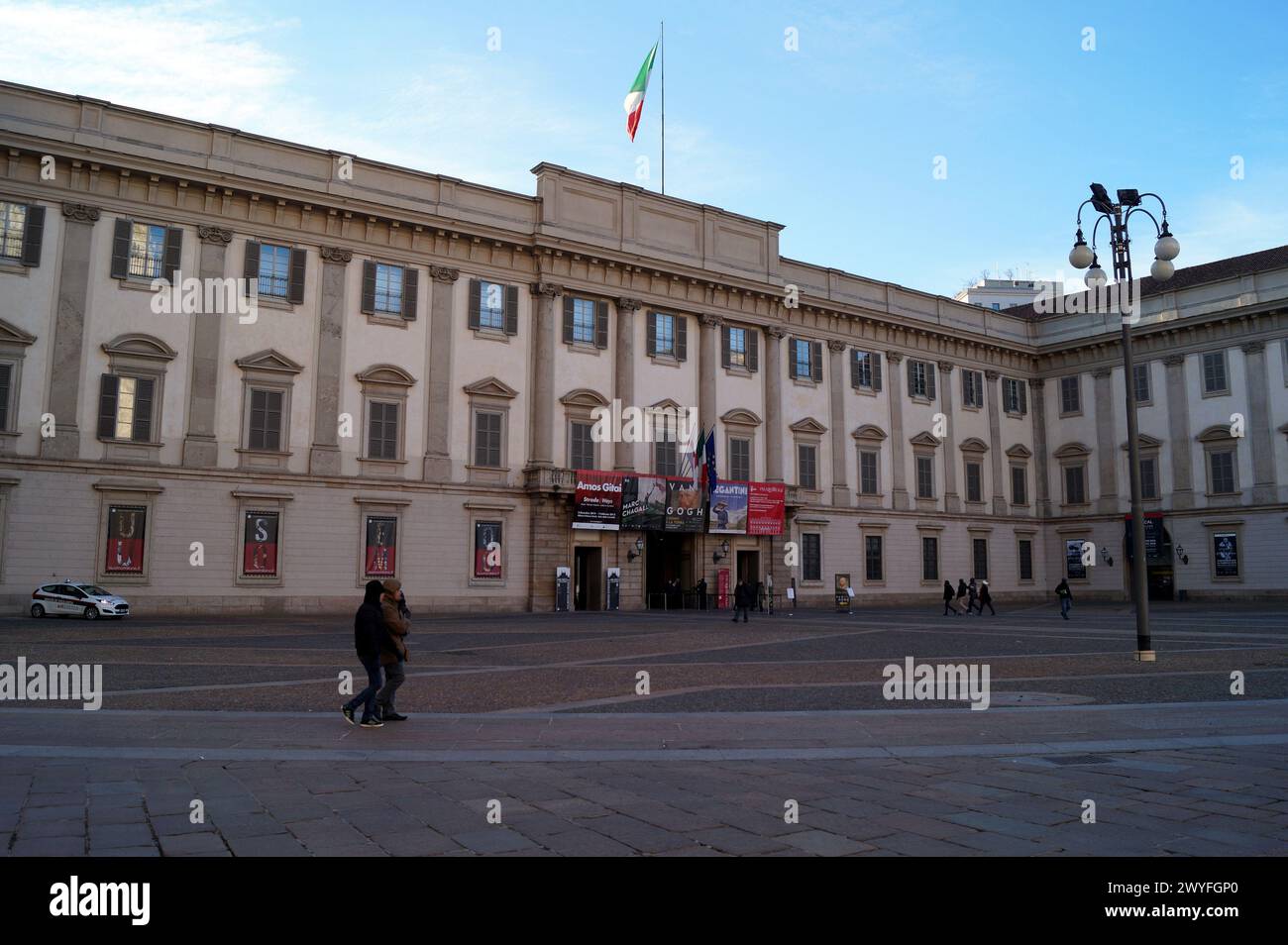 Royal palace of milan hi-res stock photography and images - Alamy