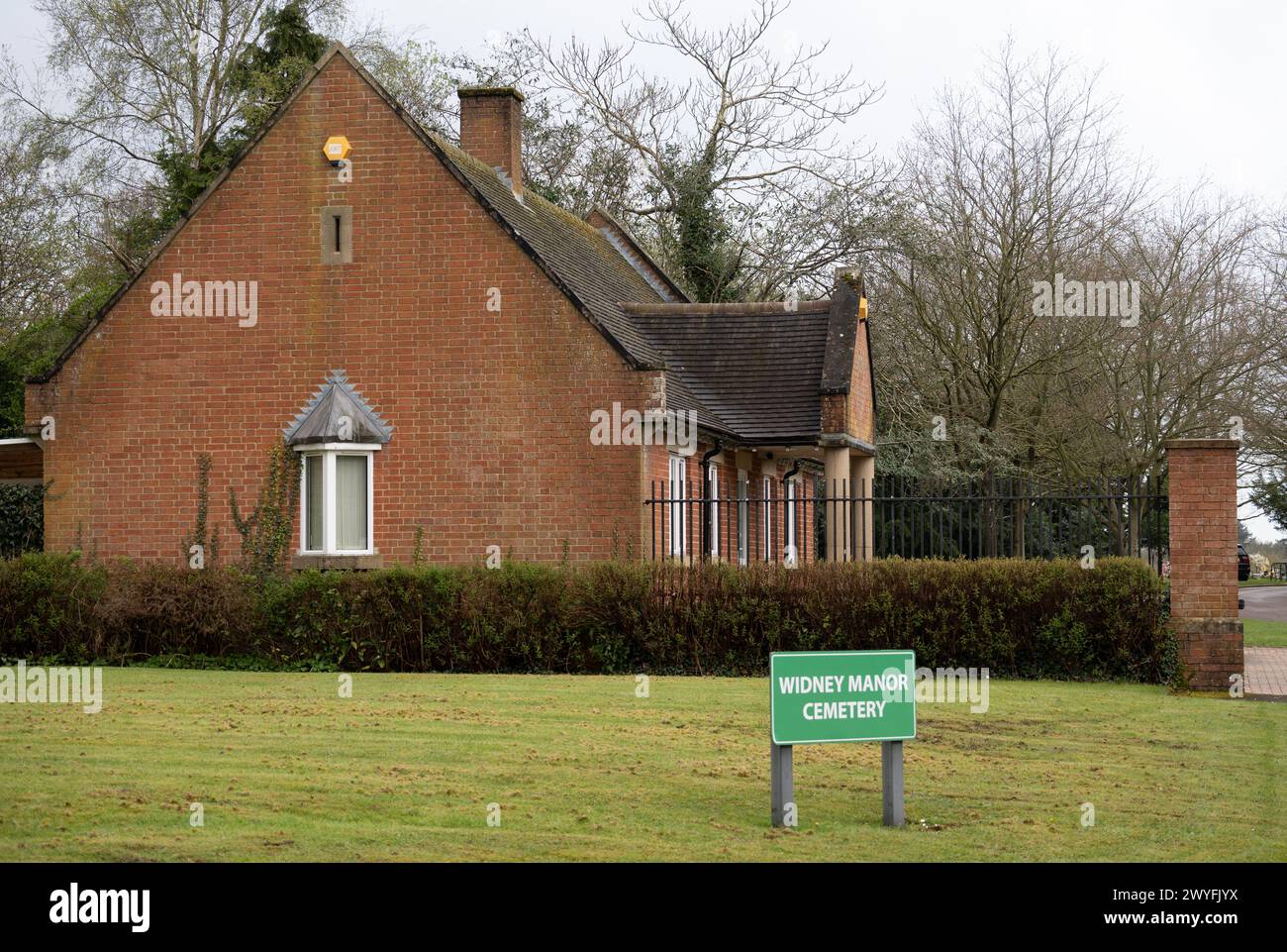 Cemetery uk sign hi-res stock photography and images - Alamy