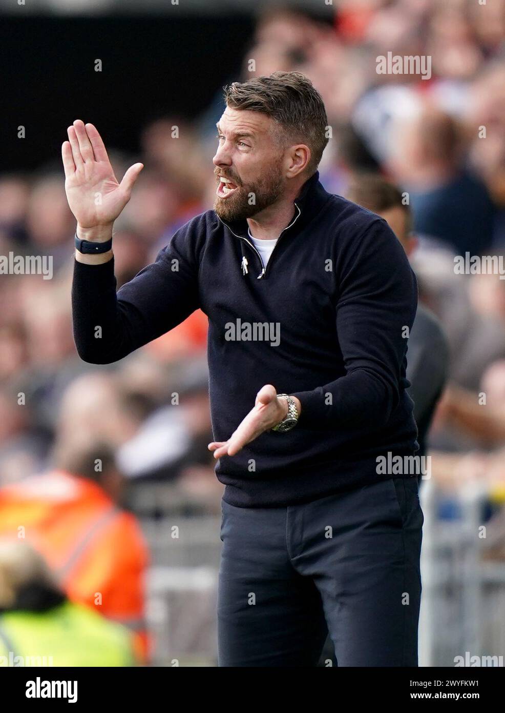 Luton Town manager Rob Edwards during the Premier League match at ...