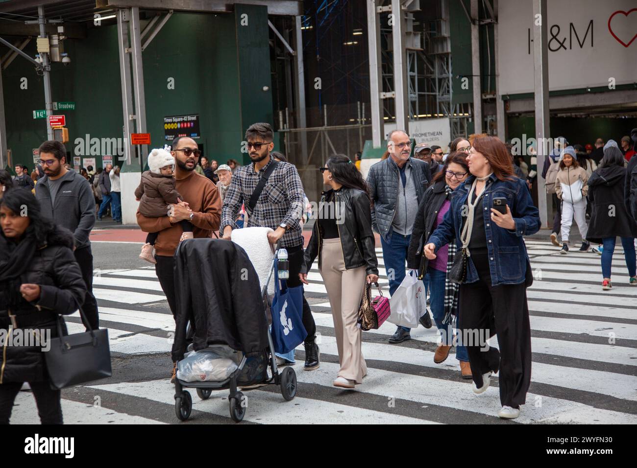 The always crowded crosswalk at 42nd Street and 6th Avenue at Bryant ...