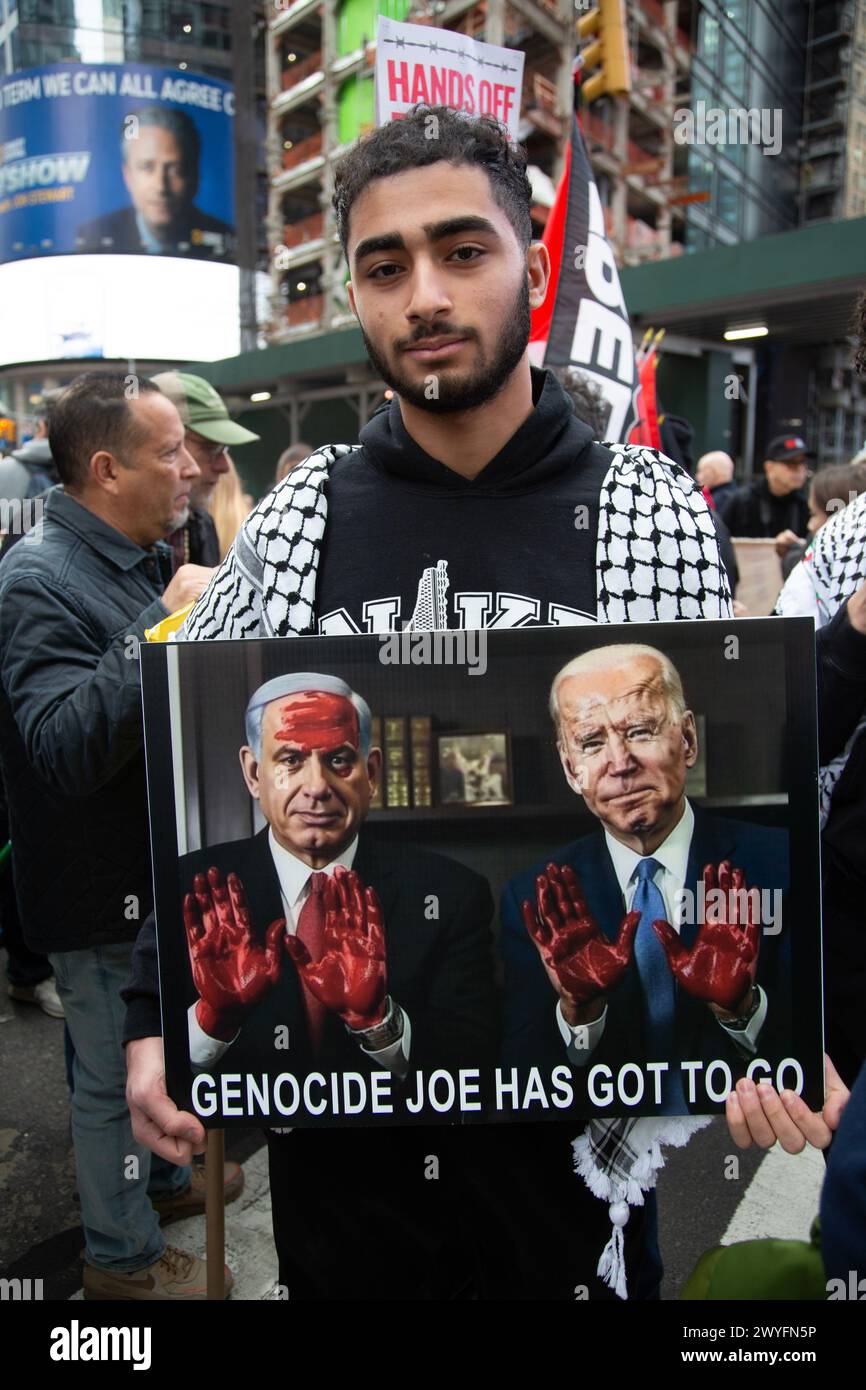 Free Gaza, Cease Fire Now demonstration in Times Square held on March ...