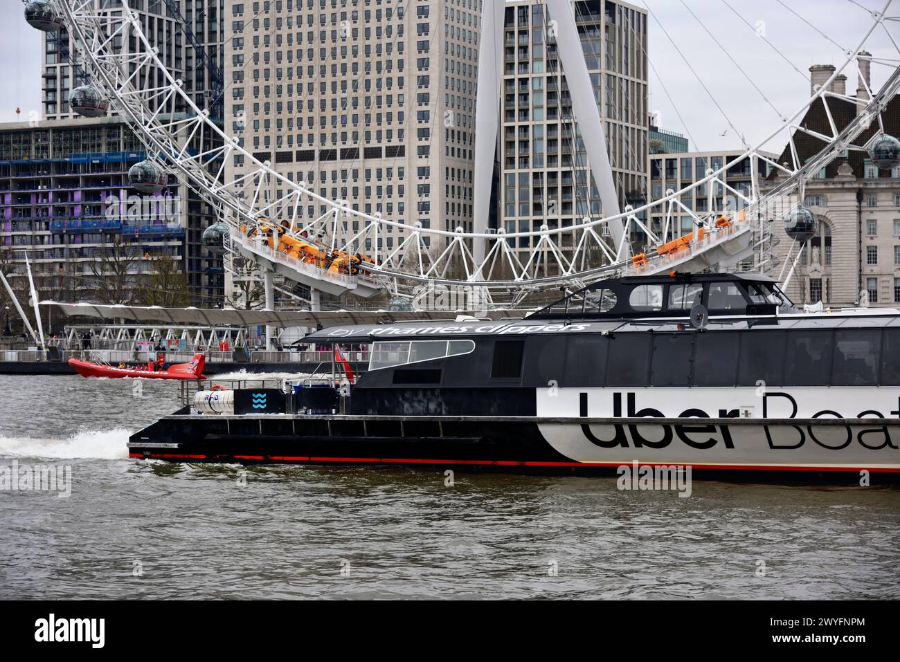London riverboat hi-res stock photography and images - Alamy