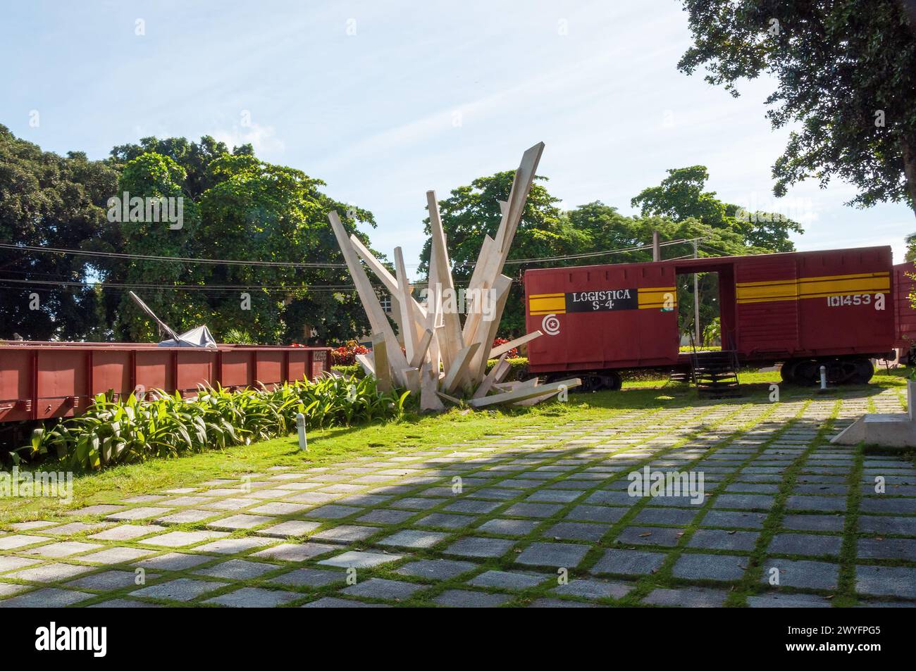 Monument to the Derailment of the Armoured Train, Santa Clara, Cuba ...
