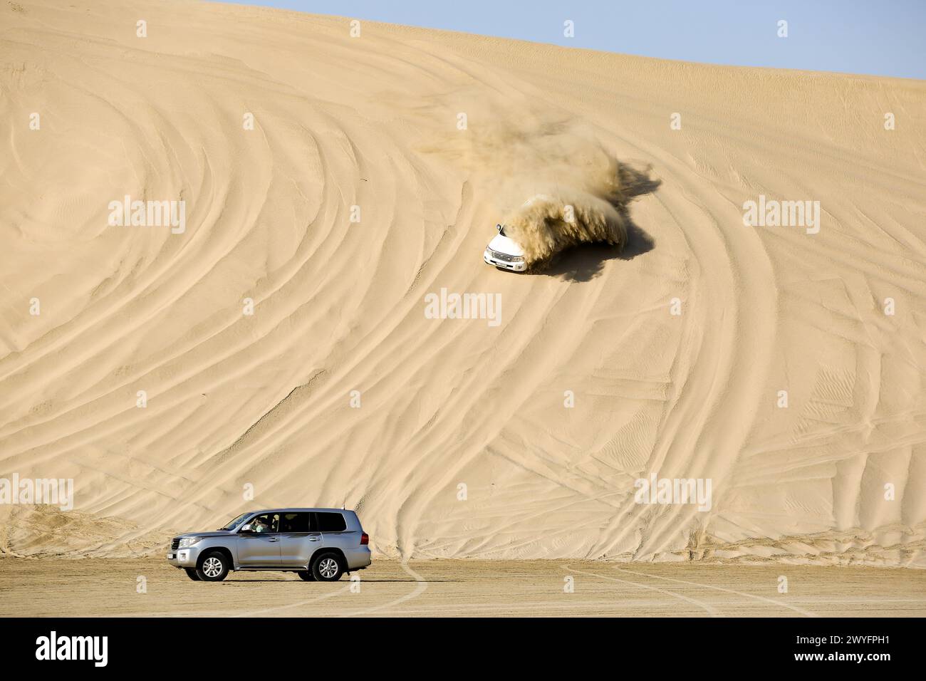 Toyota land cruiser desert hi-res stock photography and images - Alamy