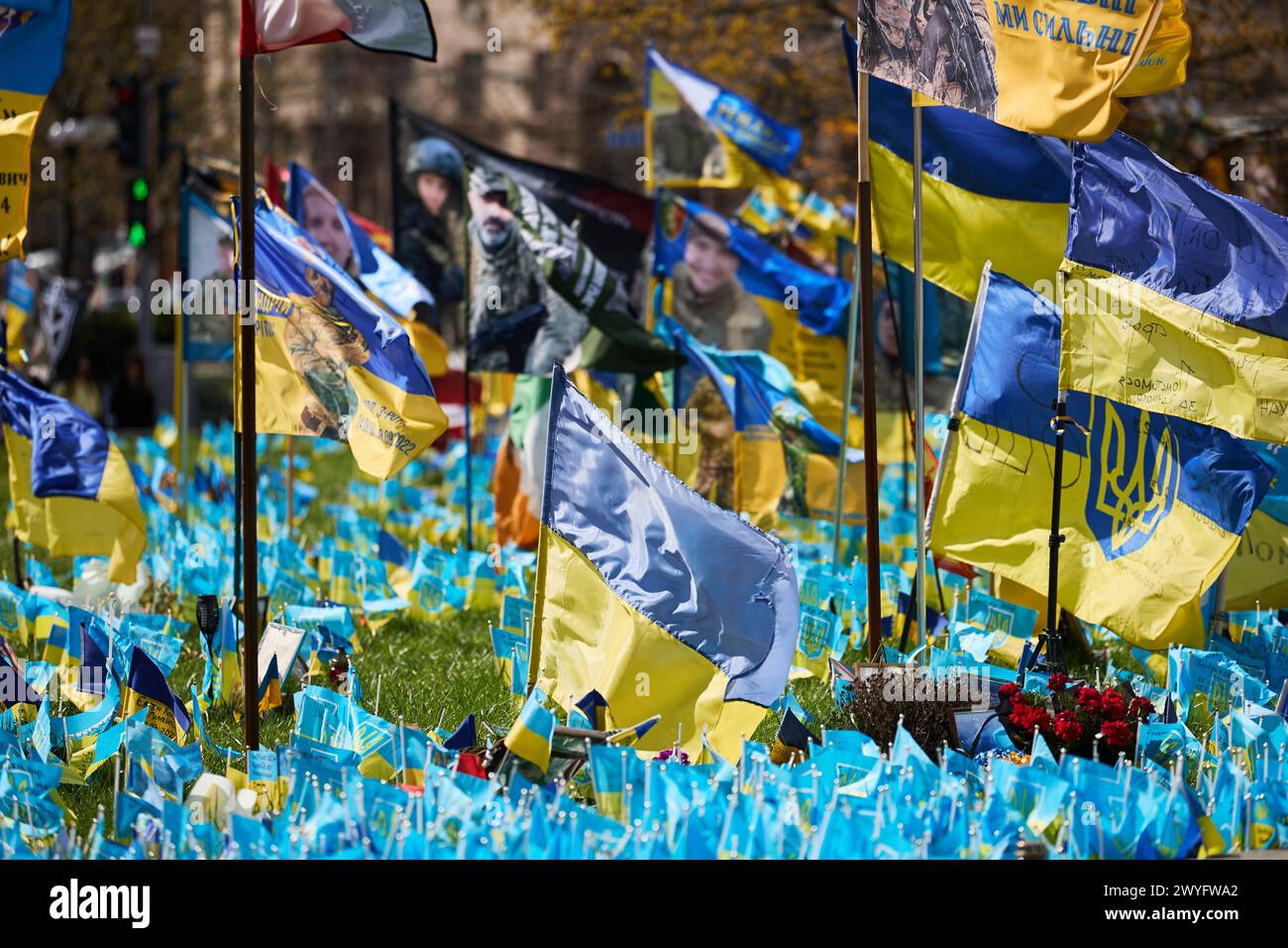 Memorial for the fallen defenders of Ukraine on the Maidan ...