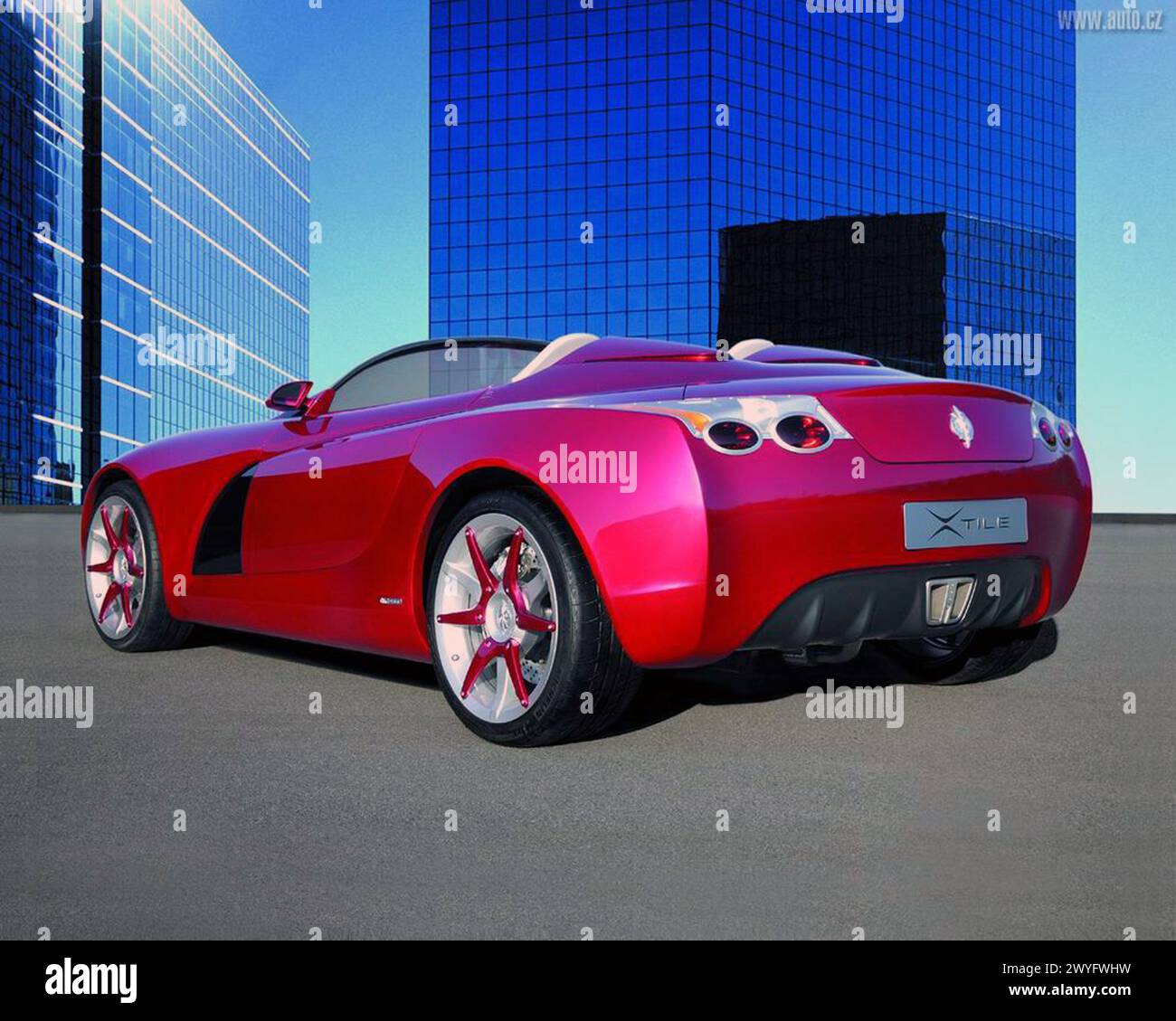 Iconic race cars hi-res stock photography and images - Alamy