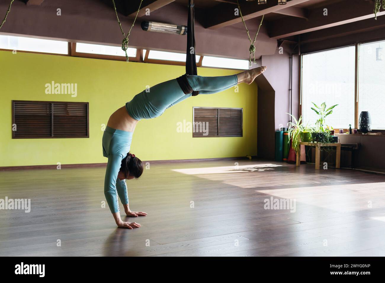 Cobra pose hi-res stock photography and images - Alamy