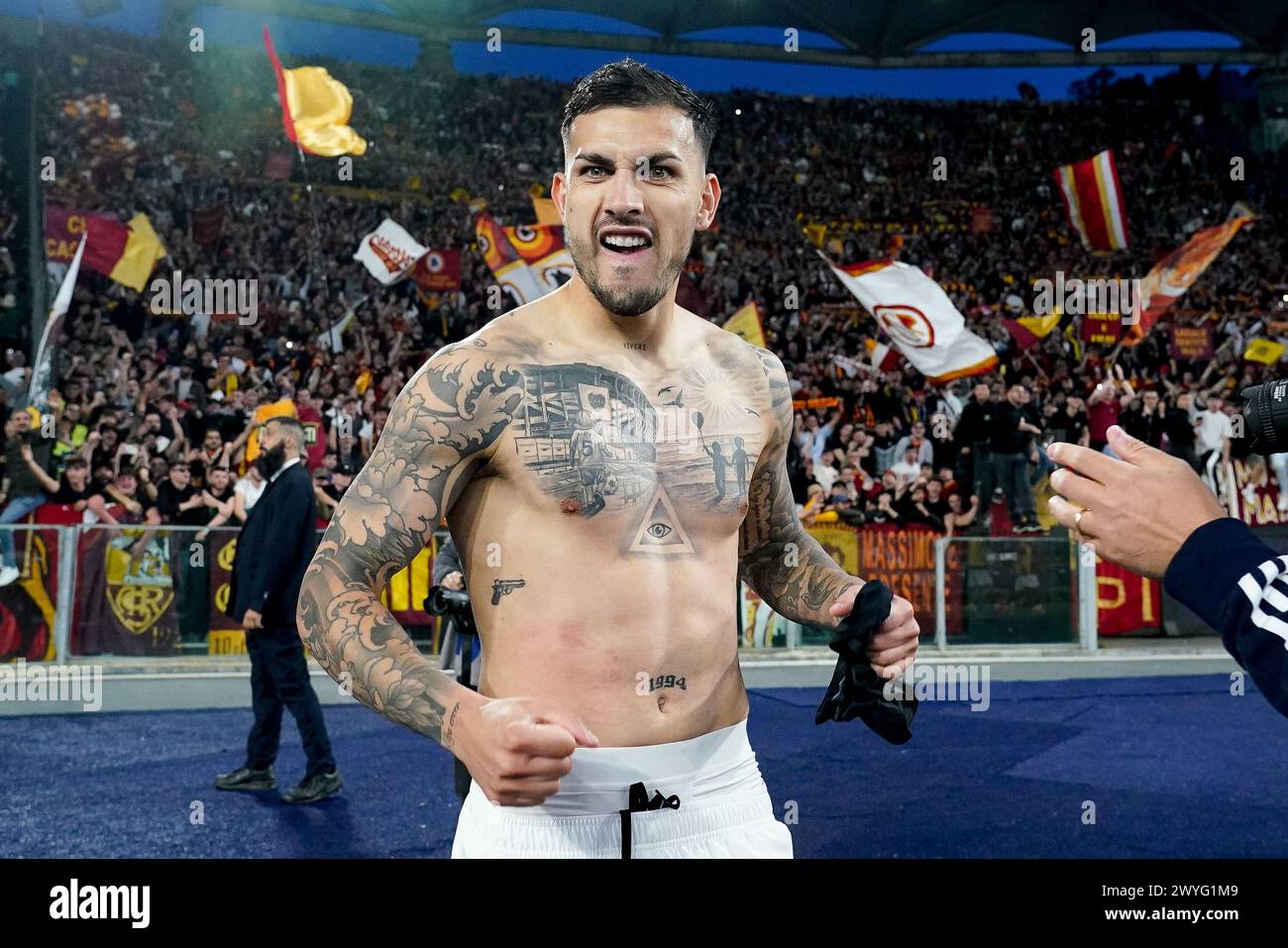 Rome, Italy. 06th Apr, 2024. Leandro Paredes of AS Roma celebrates the ...
