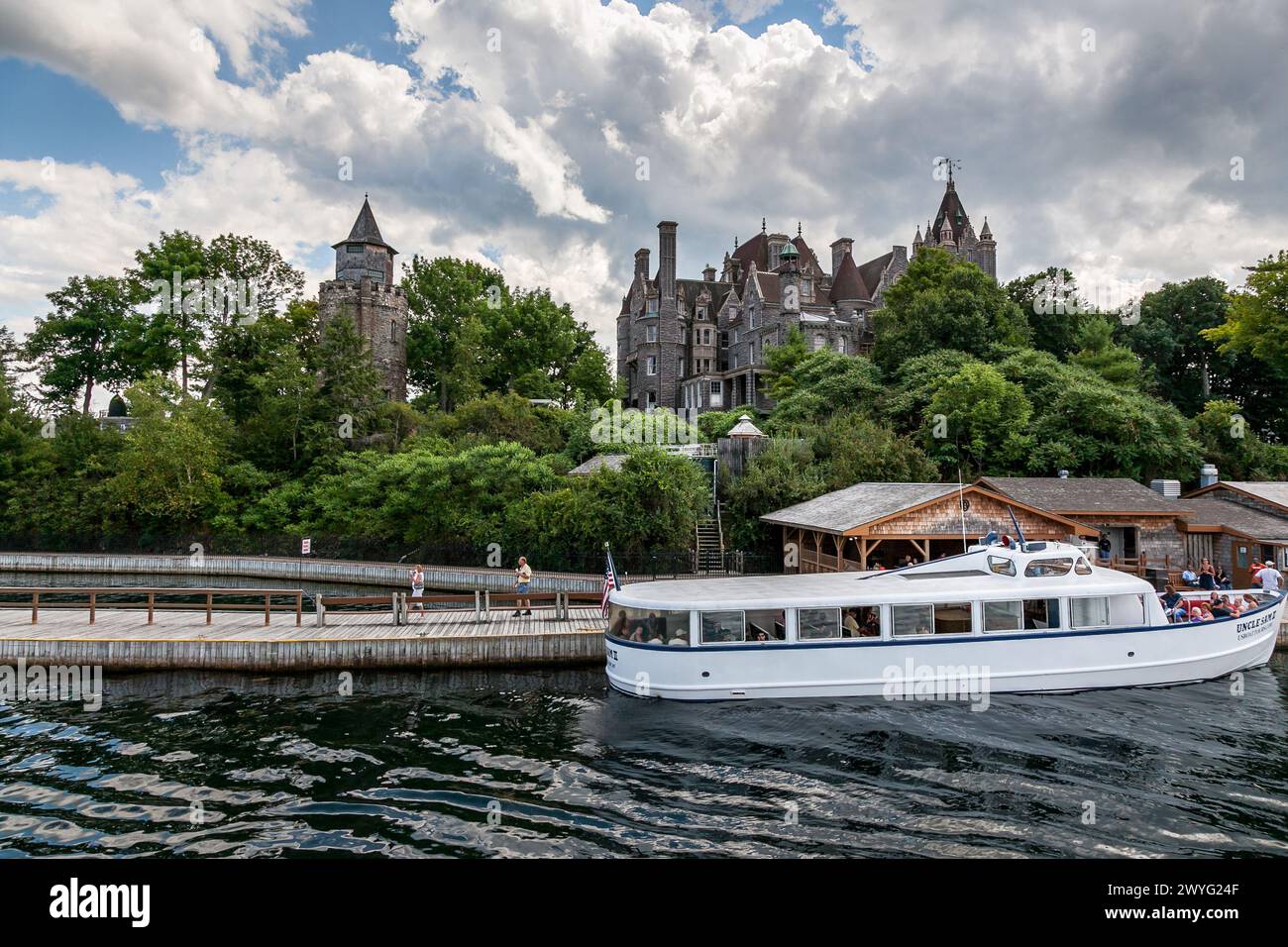 10 July 2012, Alexandria bay, New York, USA - Tour boat makes a stop at ...