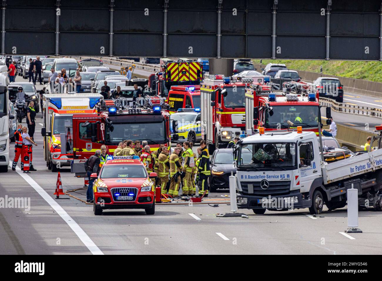 Wallenhorst, Deutschland 06. April 2024: VU schwer - - - A1 RF HB 218.0 ...