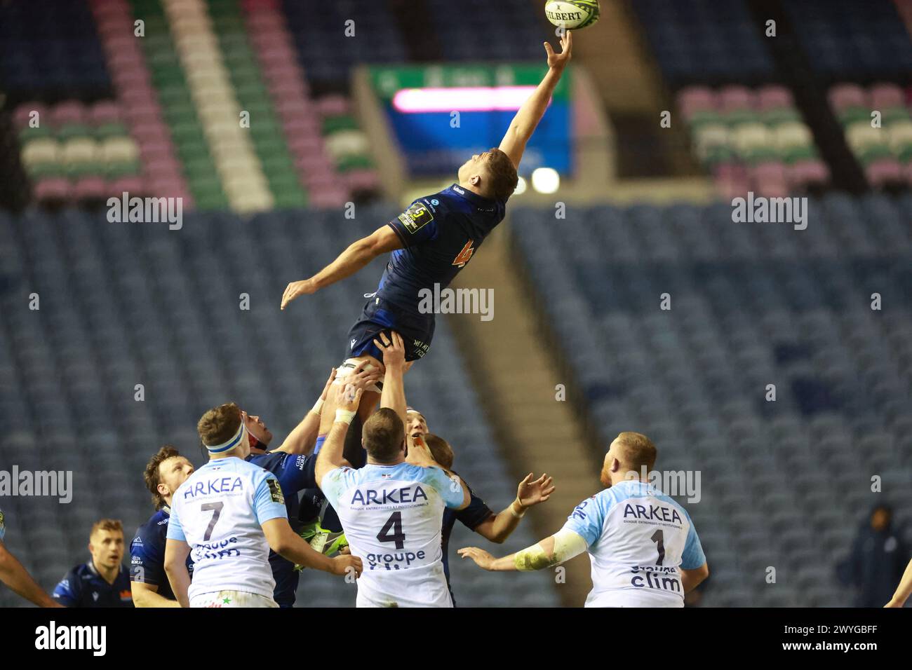 Edinburgh Sam Skinner misses the throw in a line-out during the ECPR ...