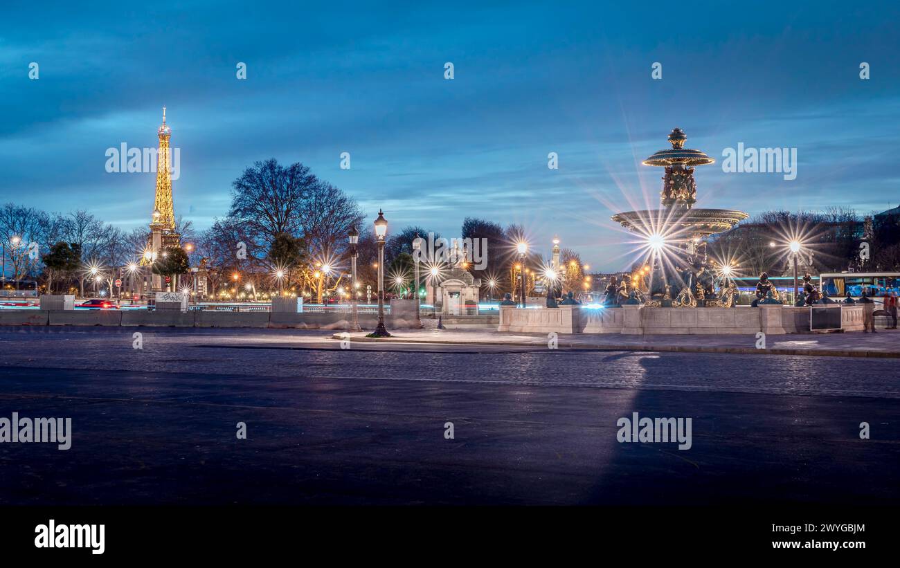 Eiffel tower with highway and tower hi-res stock photography and images ...