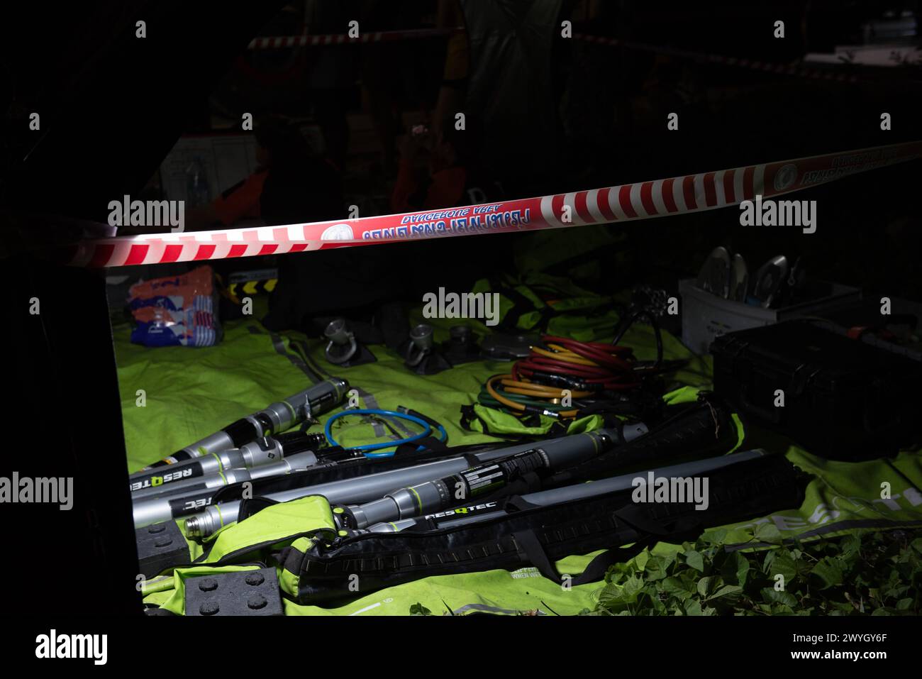 Fire rescue usar rescue equipment hi-res stock photography and images ...