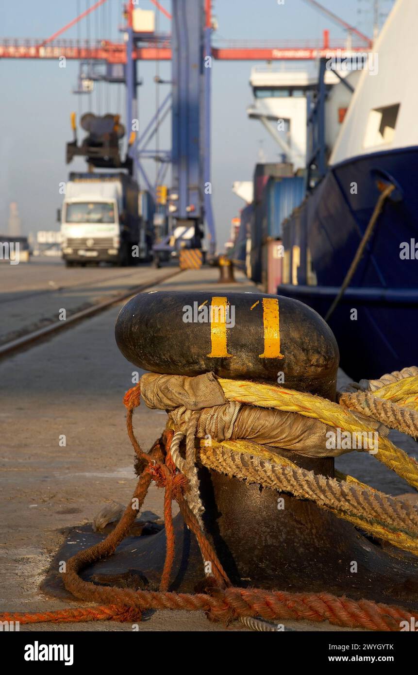 Loading containers, Port of Bilbao, Santurce, Bizkaia, Basque Country ...