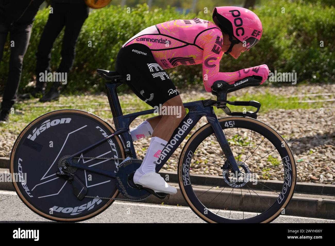 Jhoan Esteban, CHAVES RUBIO EF EDUCATION - EASYPOSTduring the Itzulia ...