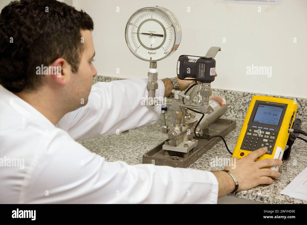 Manometer calibration. Calibration Laboratory. Technology and Research ...