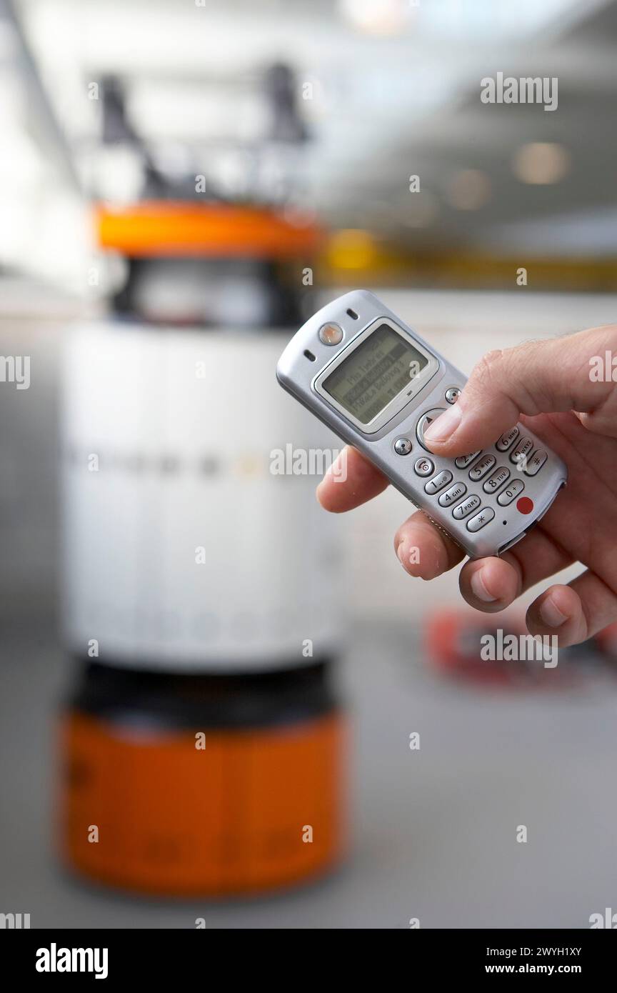 Investigación vertical hi-res stock photography and images - Alamy