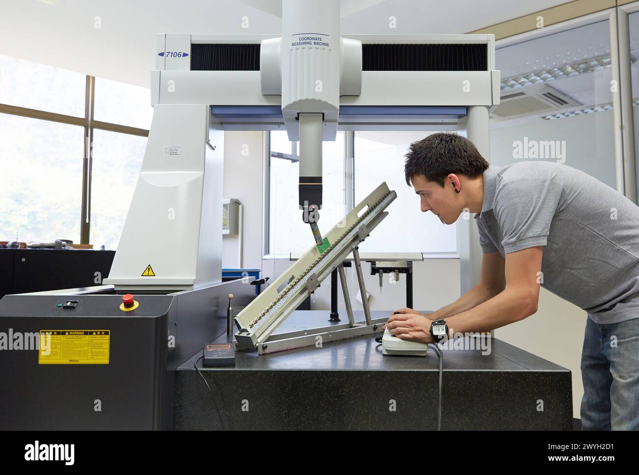 Calibration of CMM. Coordinate Measuring Machine. Innovative Metrology applied. Sariki Metrology ...