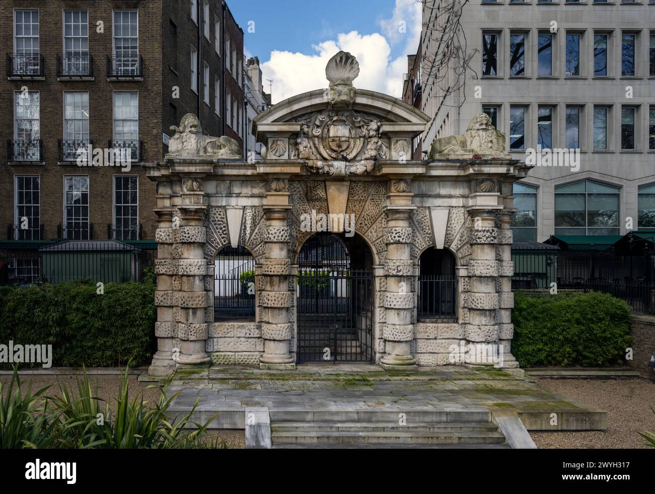 Buckingham watergate hi-res stock photography and images - Alamy