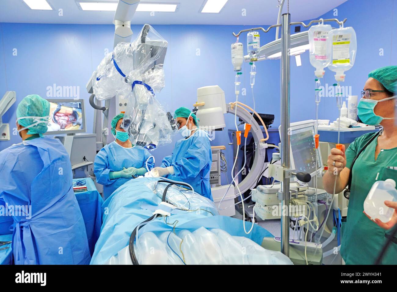 Operating room, Brain operation, Neurosurgery, Hospital Donostia, San ...
