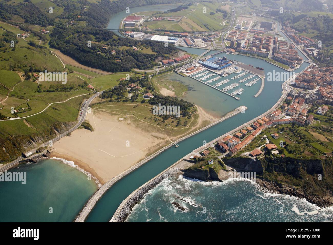 Urola river zumaia hi-res stock photography and images - Alamy