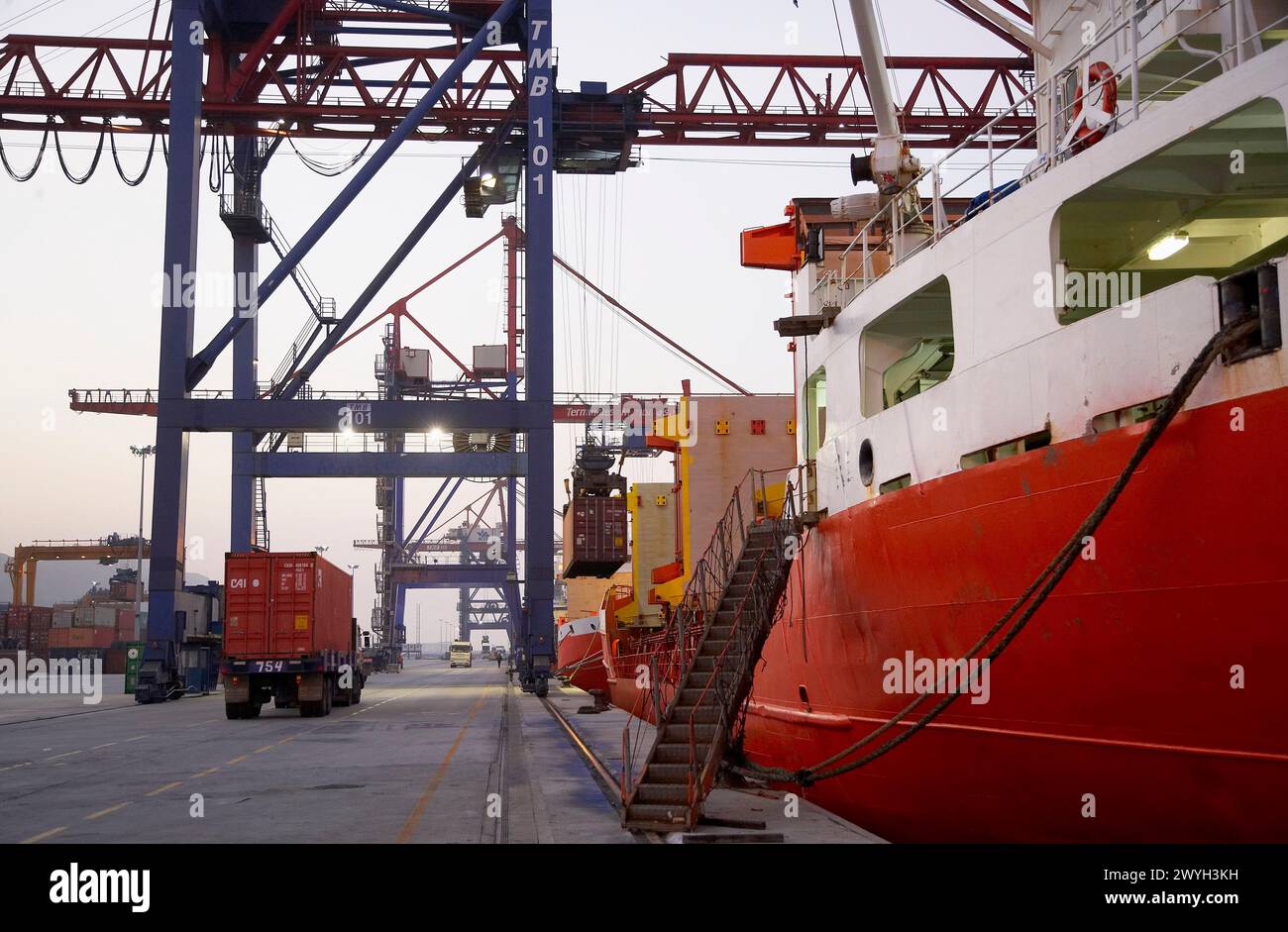 Loading containers, Port of Bilbao, Santurce, Bizkaia, Basque Country ...