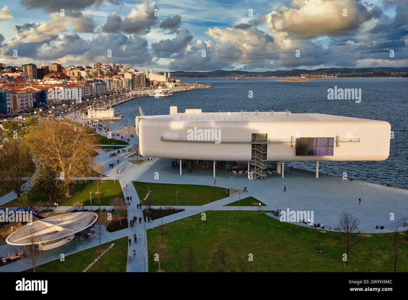 Botin Center Museum Art and Culture, Architect Renzo Piano, Jardines de ...