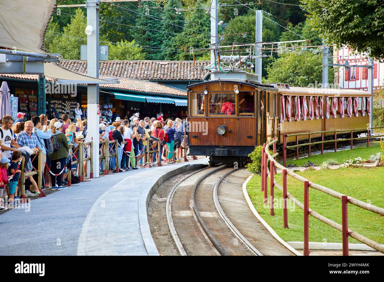 Tren de Larrune, Le Train de La Rhune, Sare, Aquitaine, Pyrenees ...