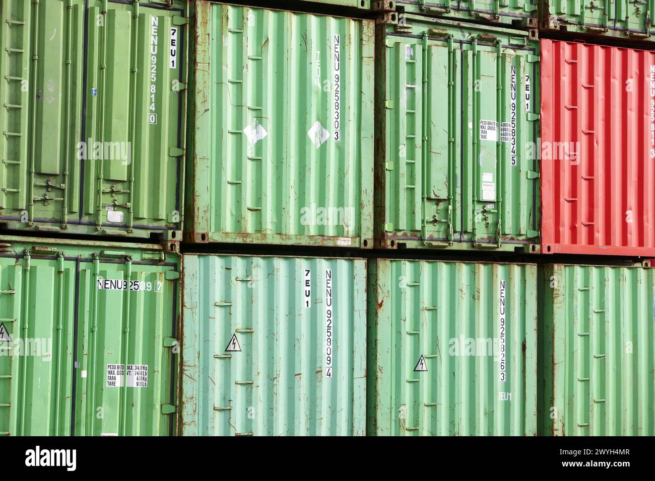 Terminal containers port bilbao hi-res stock photography and images - Alamy