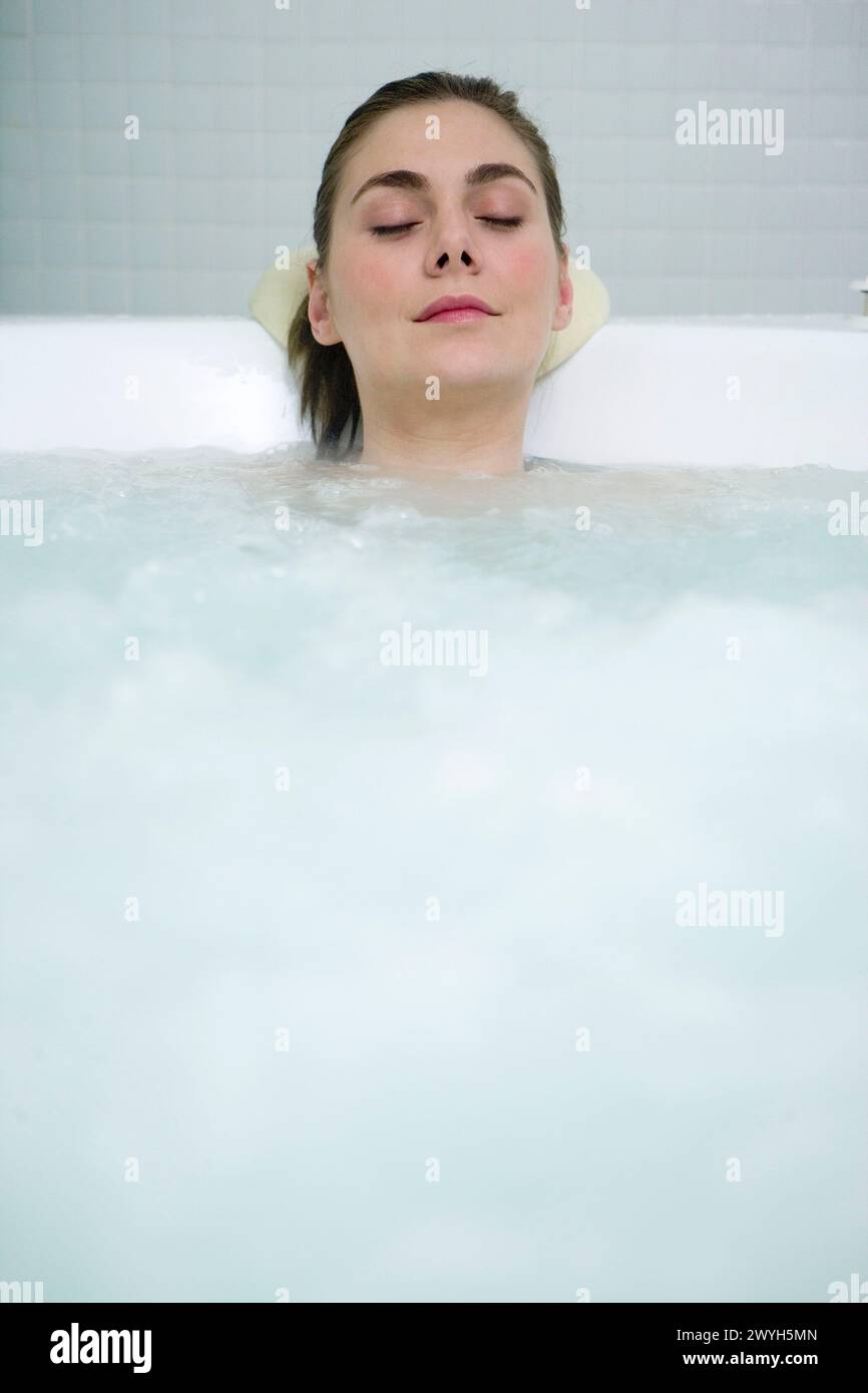 Multijet Jacuzzi with algae. Rich in iodine, minerals and trace ...